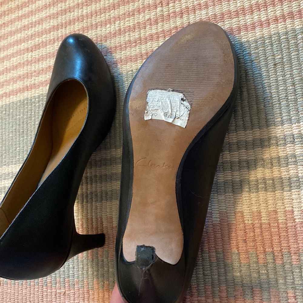 Clarks Black Leather Work Pumps - Gem